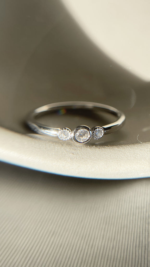 Meadow Ring Silver – CARAT* London UK