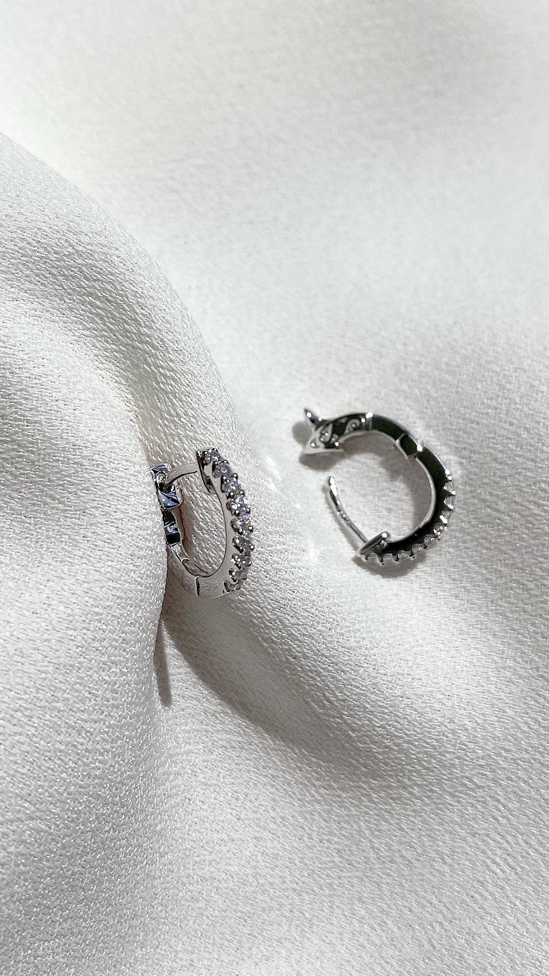 Hoop Earrings for Women | Small, Medium & Large Hoops | CARAT* – CARAT ...