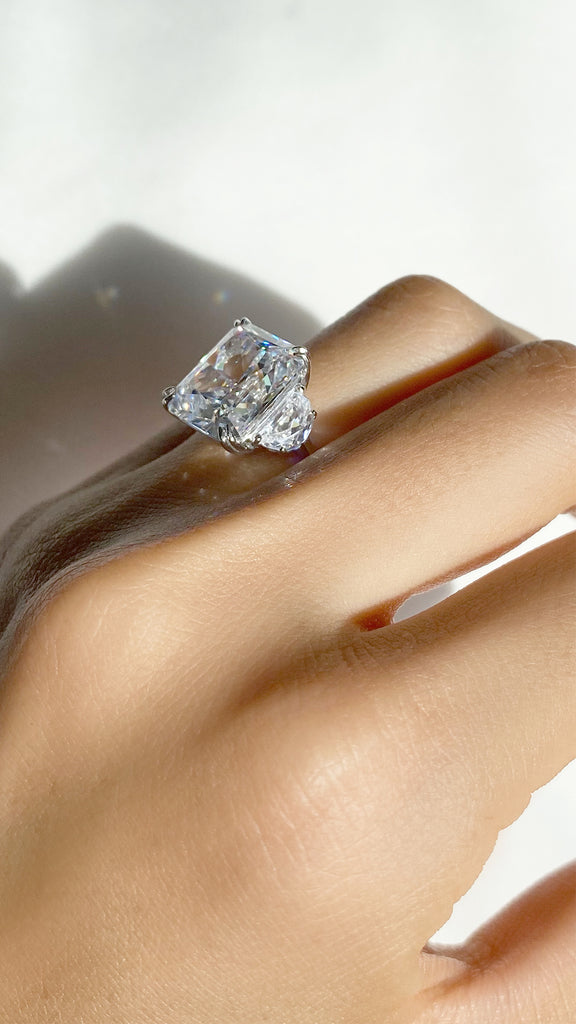 Harlow 9K White Gold Radiant Ring by CARAT* LONDON – CARAT* London UK