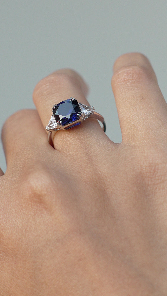 Leyton Flanders Ring Sapphire by CARAT* LONDON – CARAT* London UK
