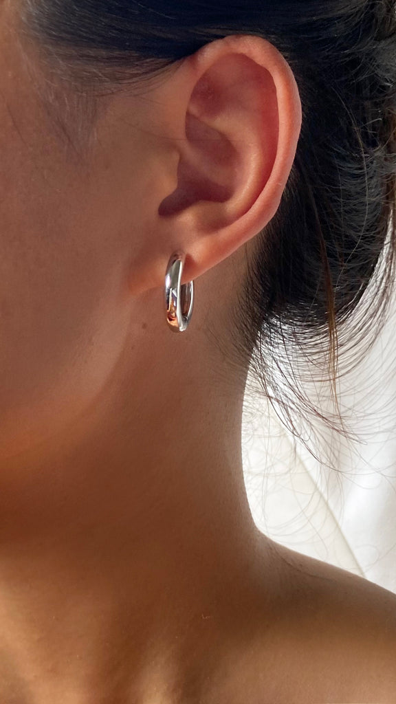 Haley Hoops Large White Gold Plated – CARAT* London UK